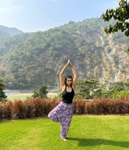 5 Invigorating Yoga Poses For Energy - TanyaMansotra